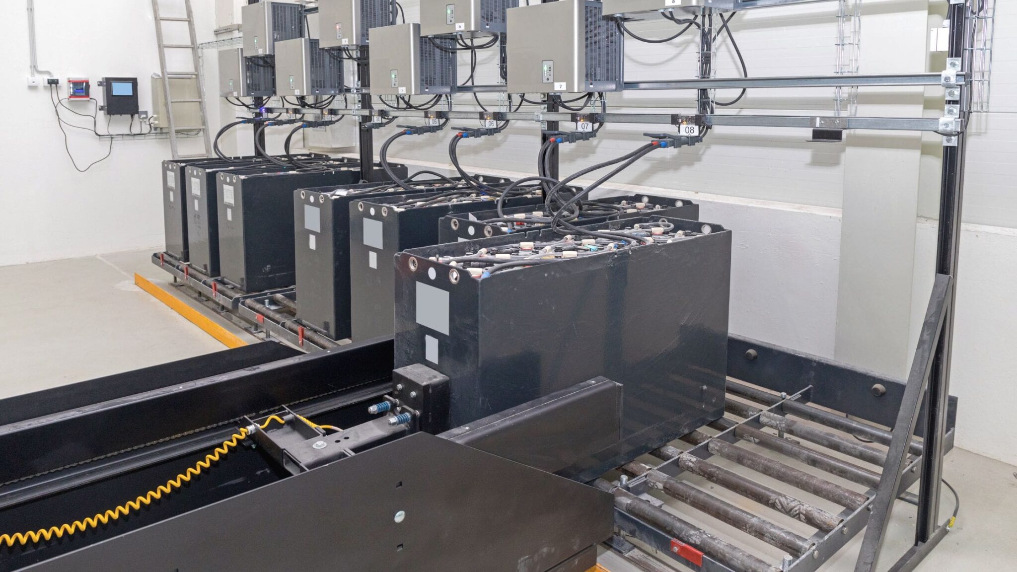 What is an Industrial Battery Charger: Components, Parameters, Features ...