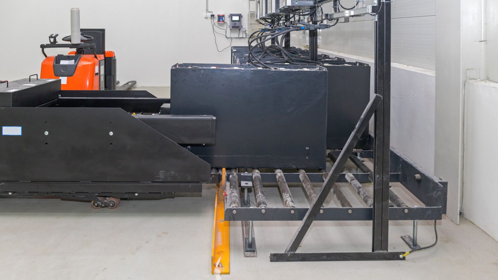 Industrial Battery Charging: Methods, Best Practices and Safety ...